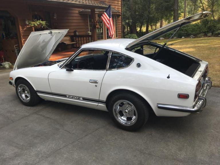 240Z Paint and Interior – ZRegistry.org