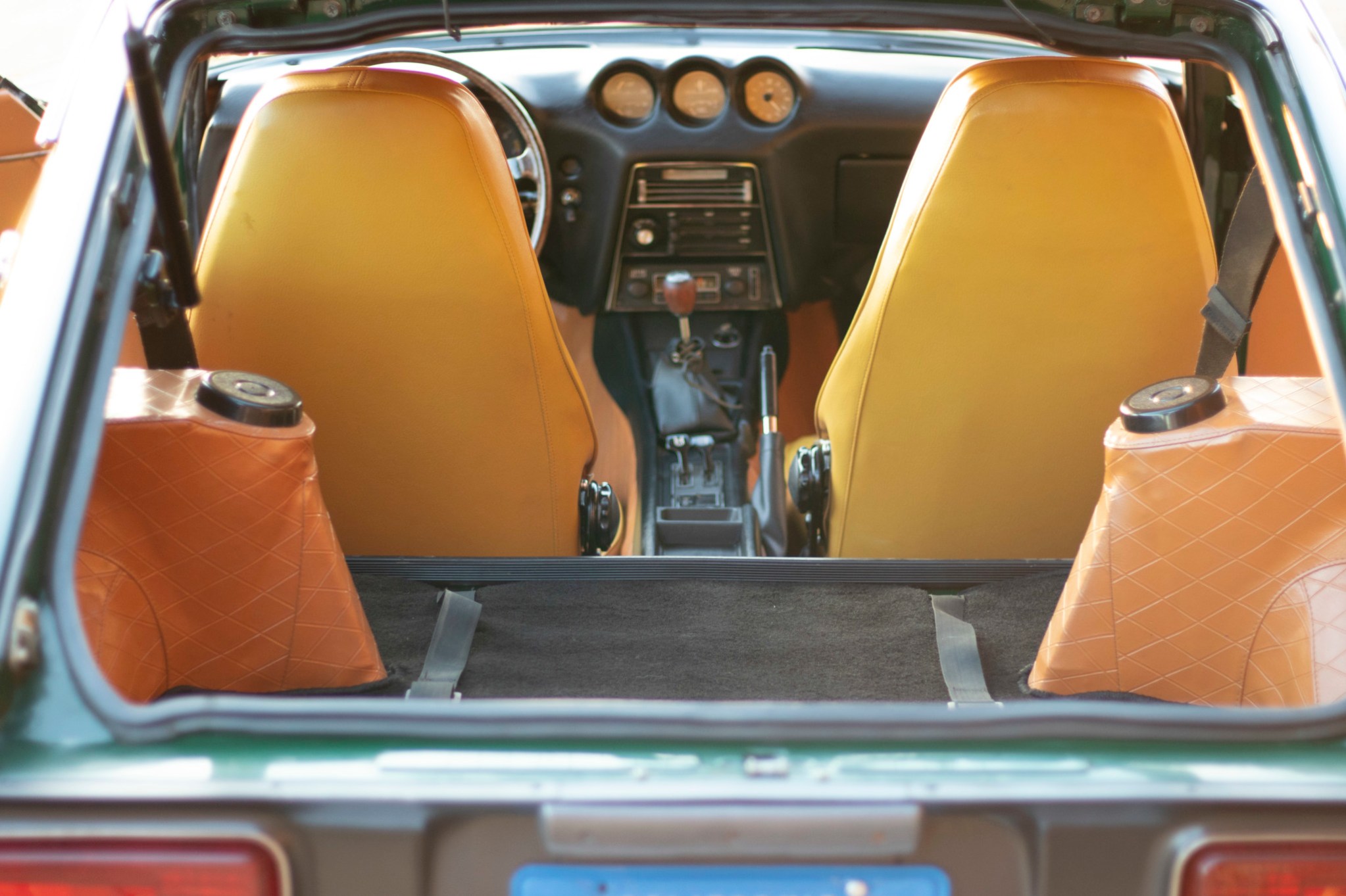 240Z Paint and Interior – ZRegistry.org