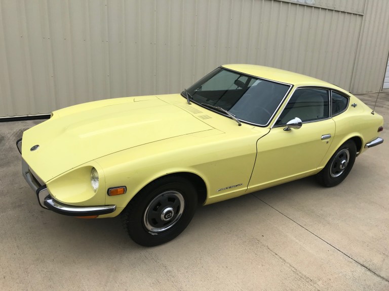 240Z Paint and Interior – ZRegistry.org