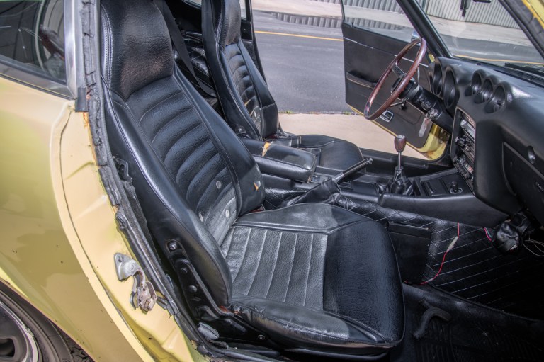 240Z Paint and Interior – ZRegistry.org