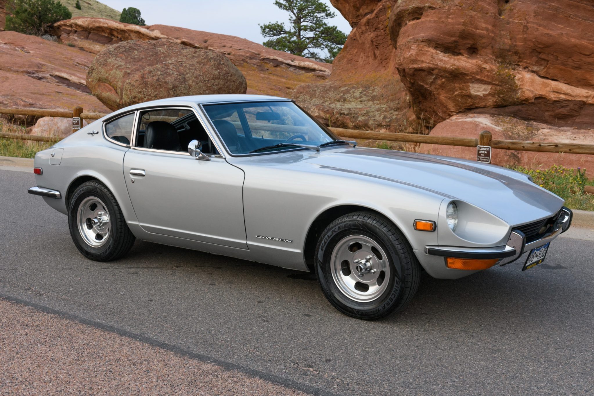 240Z Paint and Interior – ZRegistry.org