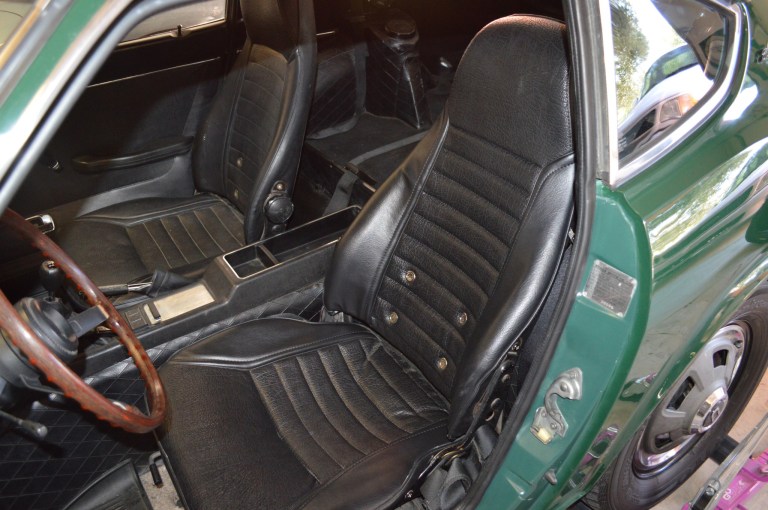 240Z Paint and Interior – ZRegistry.org